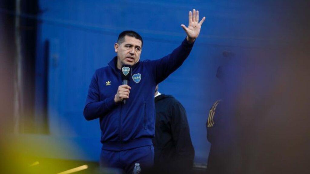 Se hizo el traspaso de mando: Juan Román Riquelme es el nuevo ...
